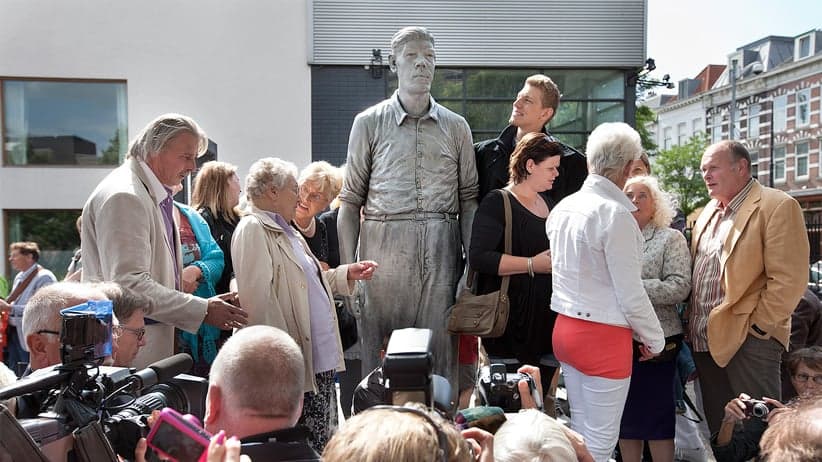 Tiny country, big people: Why the Dutch tower over us all - Macleans.ca