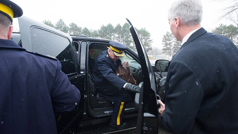Paulson admits he knew little about officer he criticized - Macleans.ca